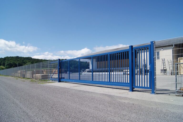 Zäune & Tore für die Industrie – Zaunbau Schaefer